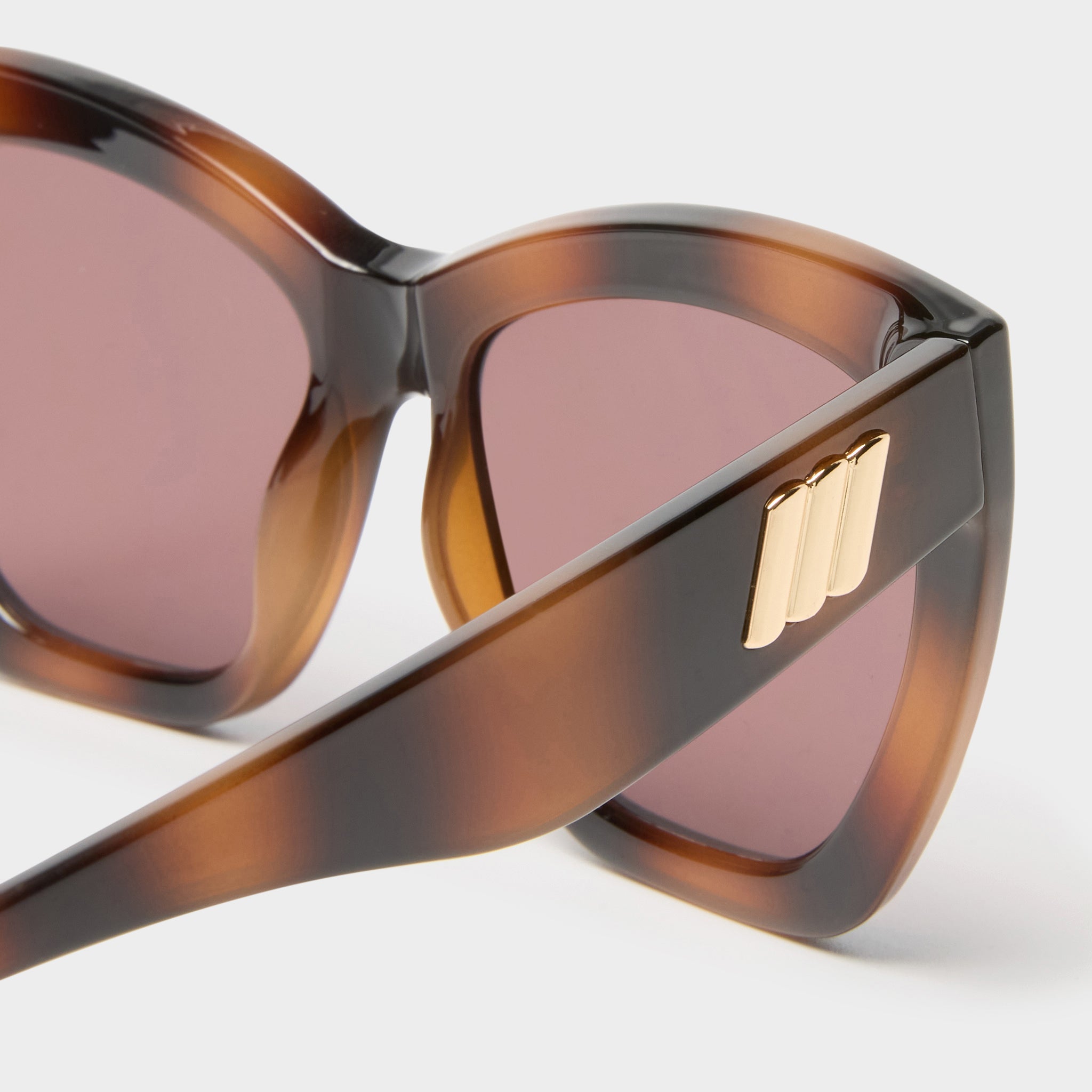 Vamos Tort Female Cat Eye Sunglasses Le Specs