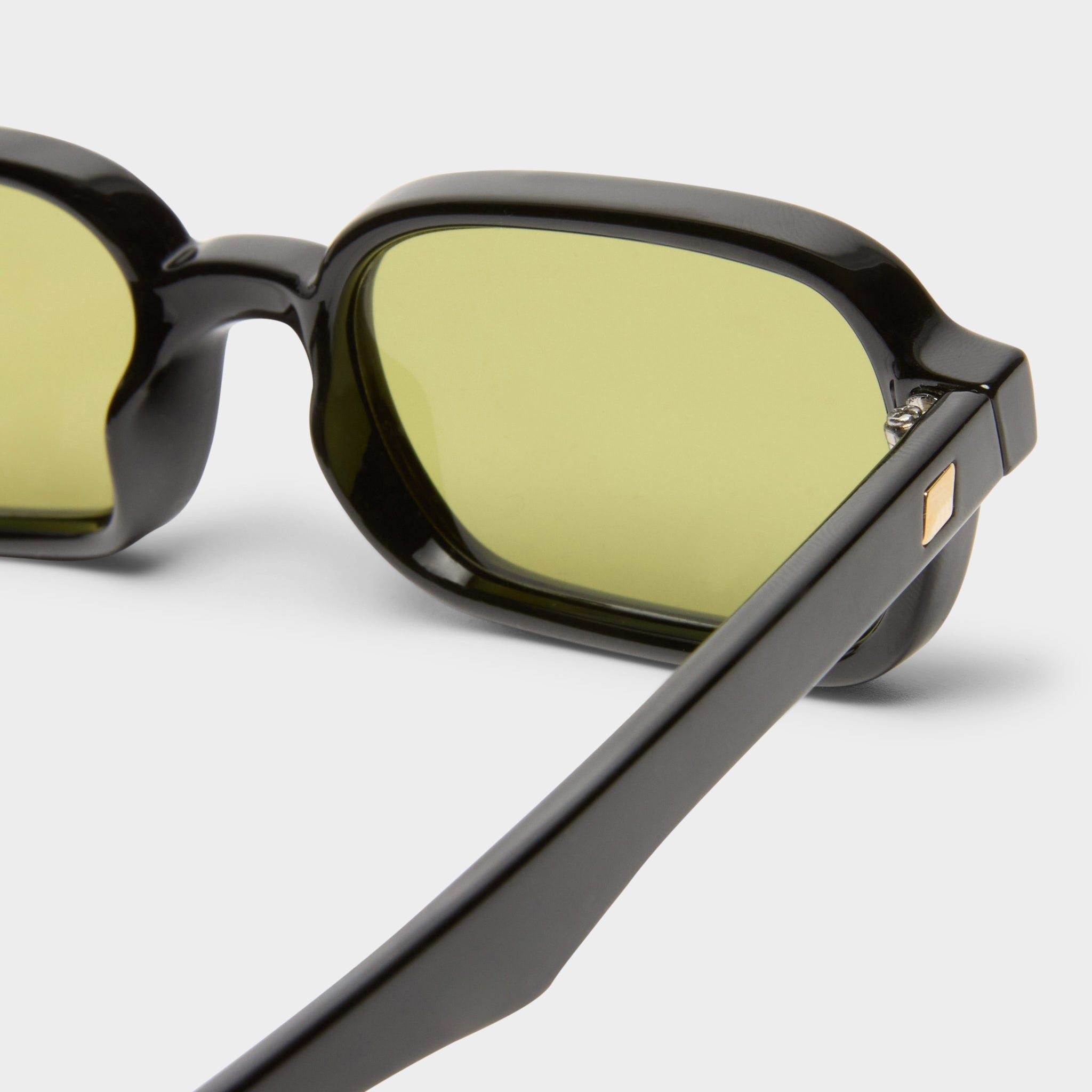Pilferer Black Uni-Sex Rectangle Sunglasses | Le Specs