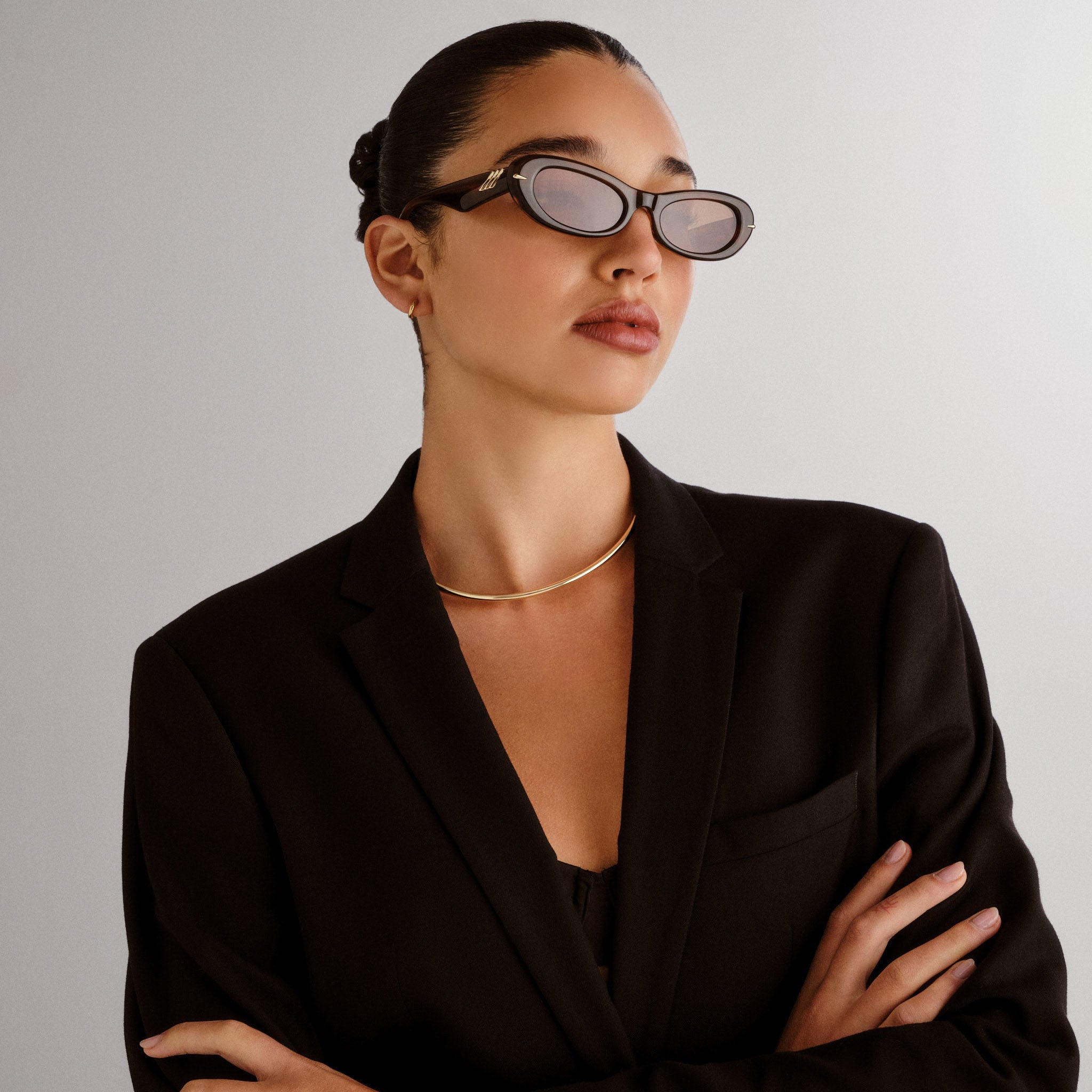 Numero Uno Teak Female Oval Sunglasses | Le Specs