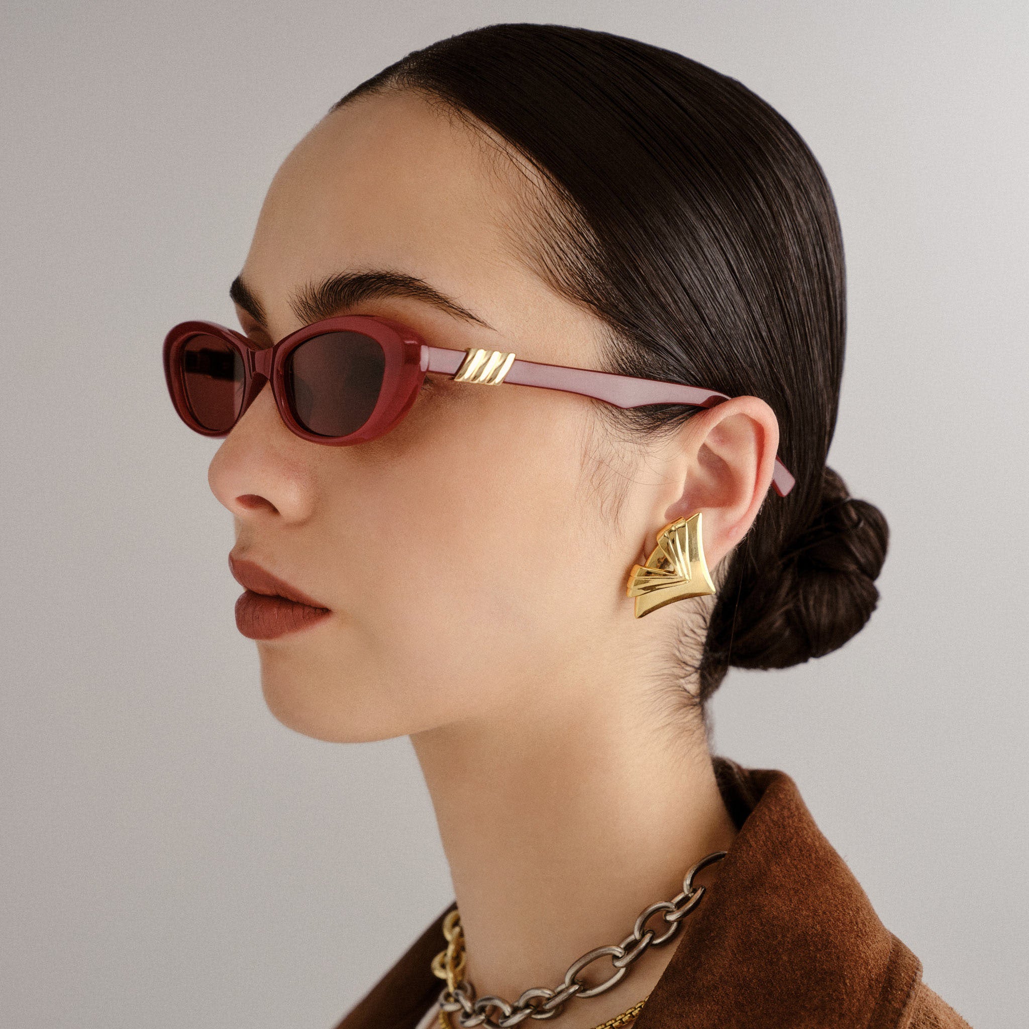 The Whisperer Garnet Female Cat-Eye Sunglasses | Le Specs