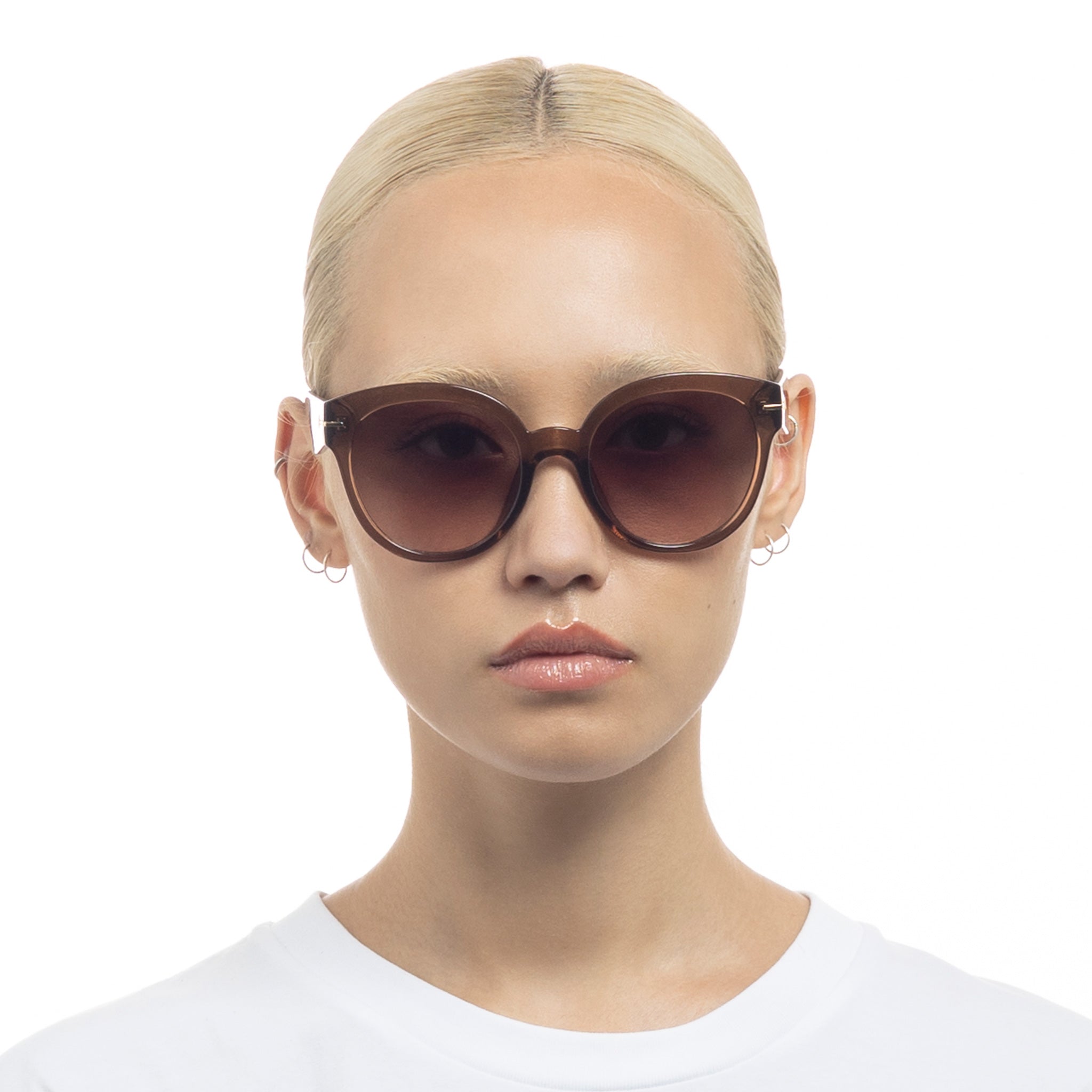 Capacious Chocolate Female Round Sunglasses | Le Specs